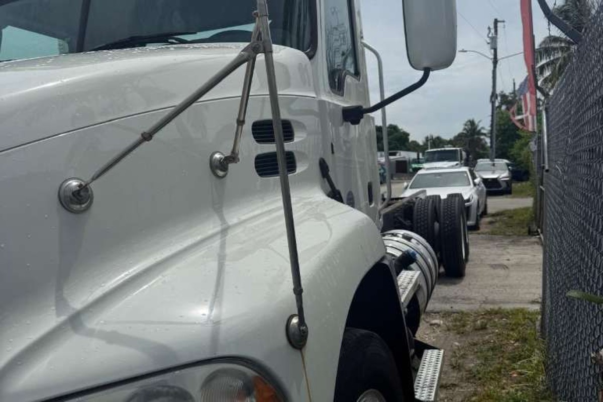 2017 MACK CX613 Cab & Chassis Trucks
